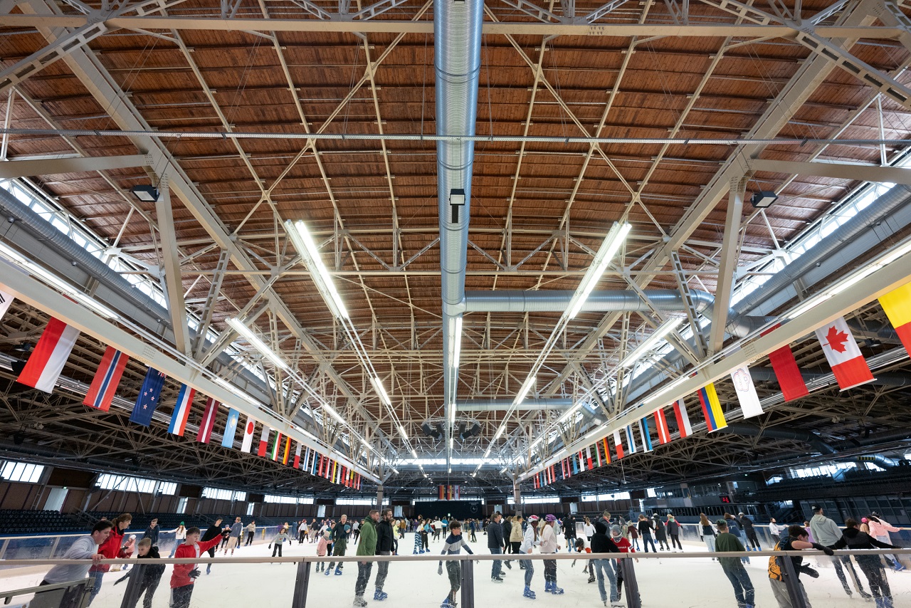 Retrofit reduces costs and saves electricity in the Berlin ice rink