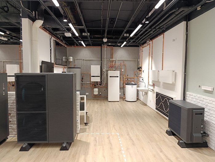 Panasonic opens new European training centre for Aquarea heat pumps in ...